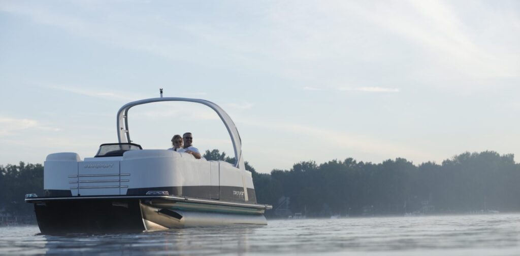 Used Starcraft SX Luxury Pontoon Boats For Sale In Harbor Springs ...