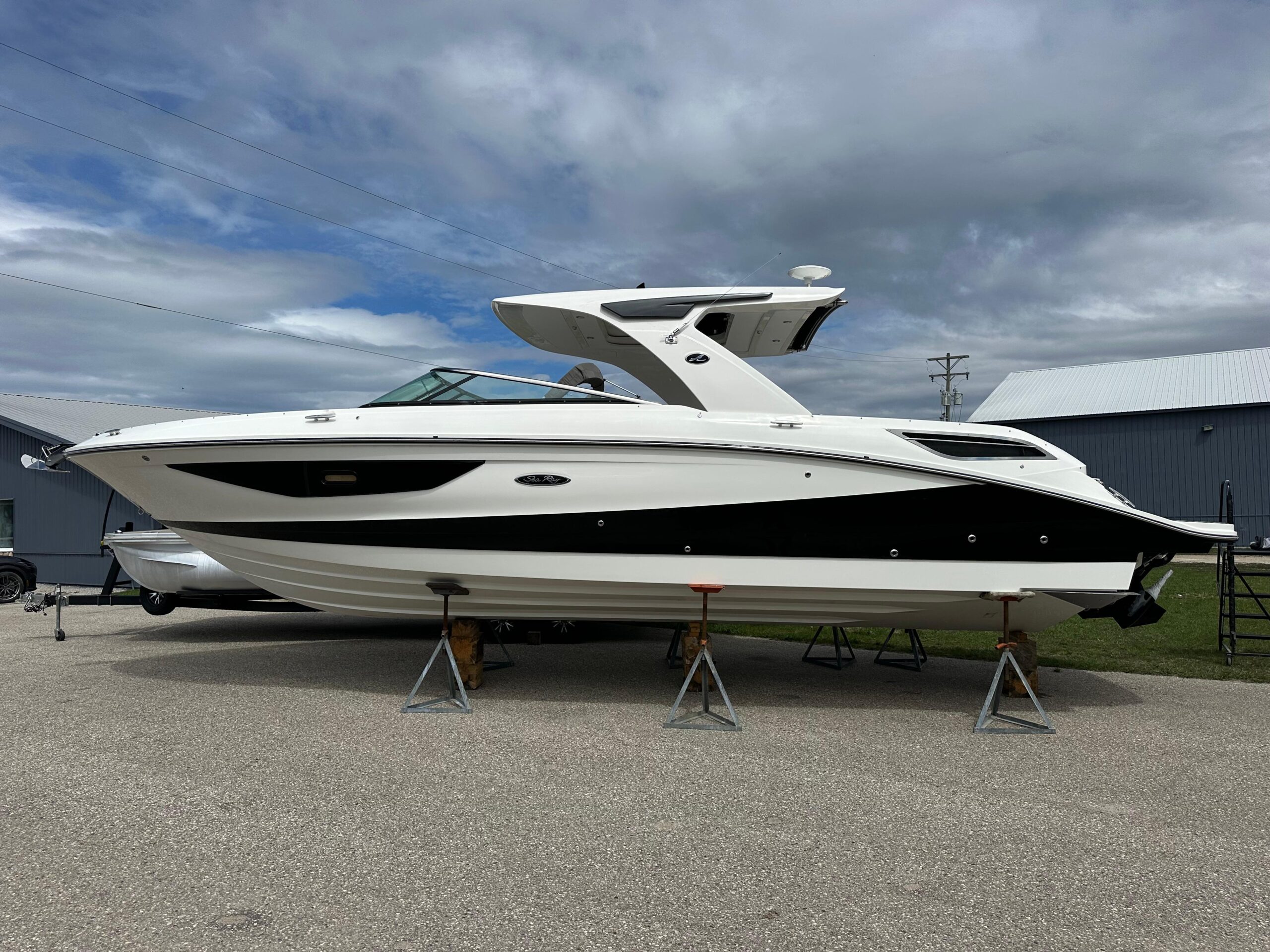 2025 Sea Ray SLX 350 - Walstrom Marine