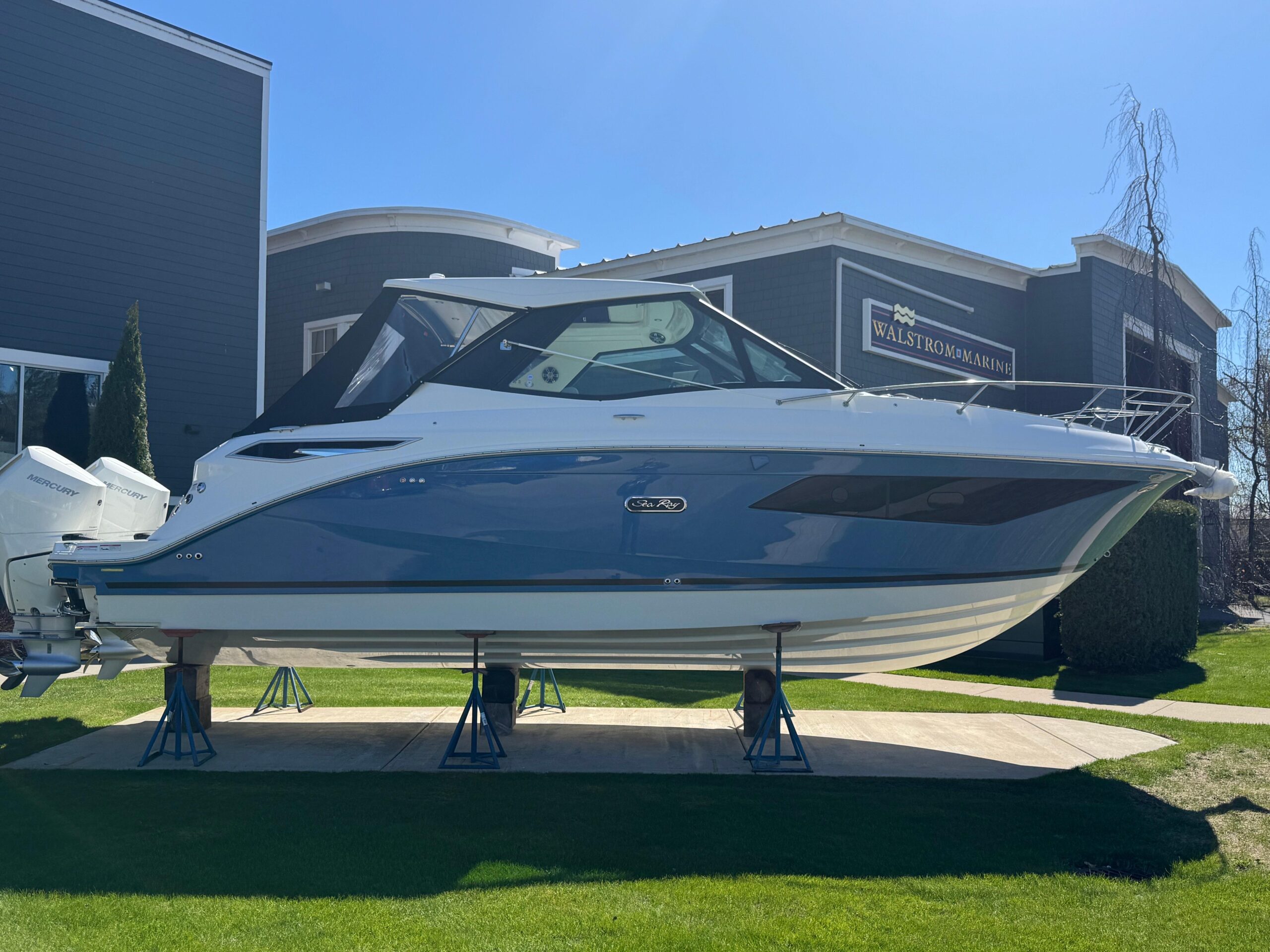 New 2025 Sea Ray Sundancer 320 Coupe 32 ft Express Cruiser Boat For ...
