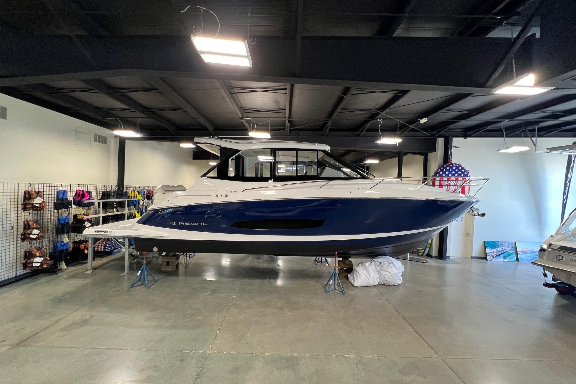 New 2026 Regal 36 Grande Coupe 36 ft Cruiser Yacht Boat For Sale In ...